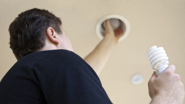 How to Change a Lightbulb in a Recessed Light? – ComiLED